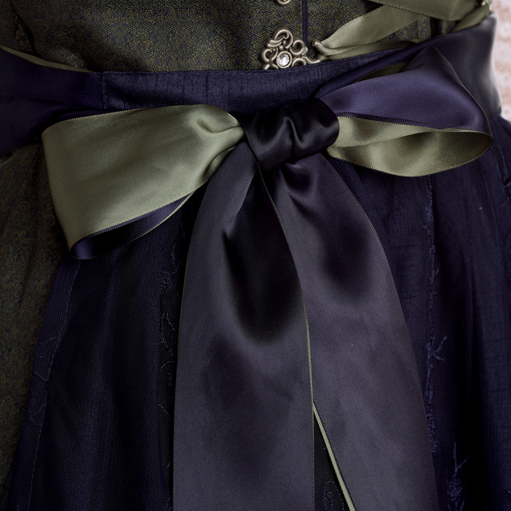 Damen Dirndl mit floralem Muster in dunkelgrün | Ernsting's family